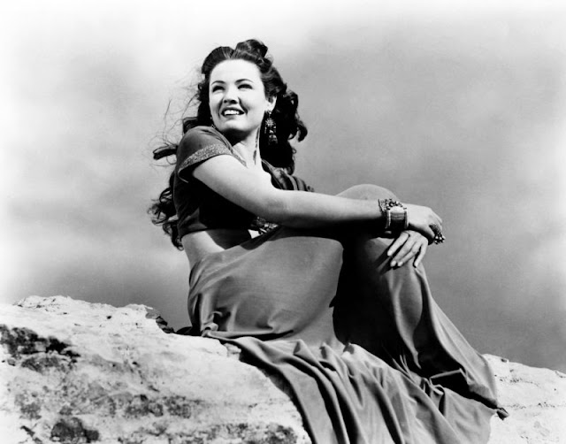 33 Gorgeous Photos of Gene Tierney During Filming “Sundown” in 1941 ...