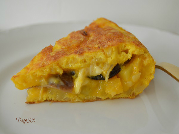 Tortilla Rellena de Shiitake y Queso | Acordes Culinarios