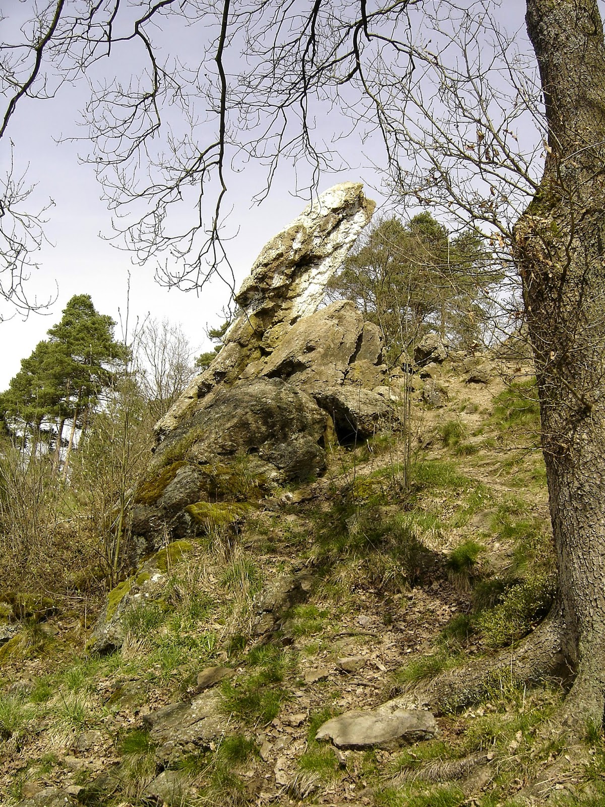 LES SENTIERS D’HERMÈS: THORSSON Les mégalithes de Wéris en Ardenne