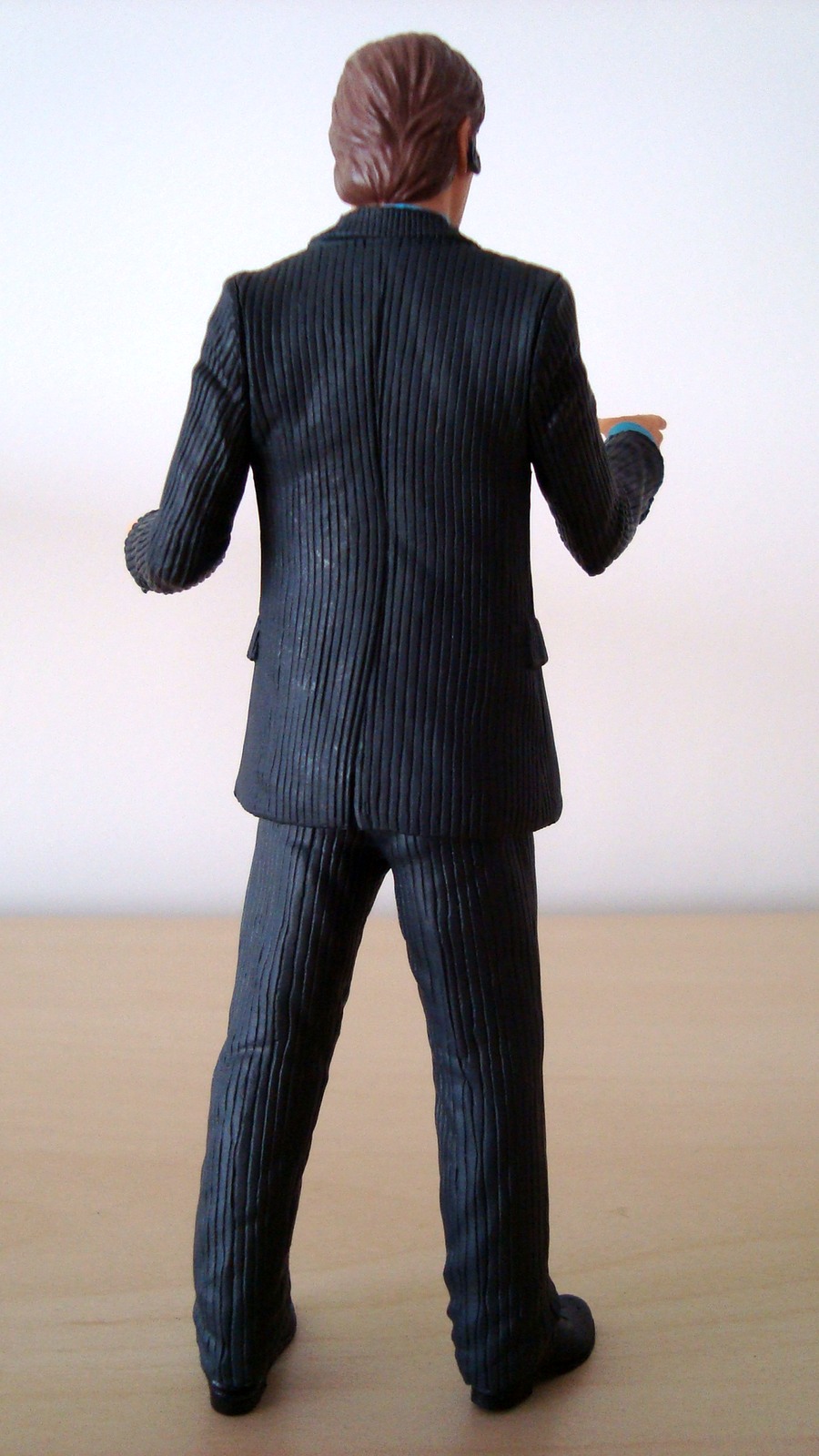 SUPER SHOGUN: BREAKING BAD SAUL GOODMAN ACTION FIGURINE - MEZCO