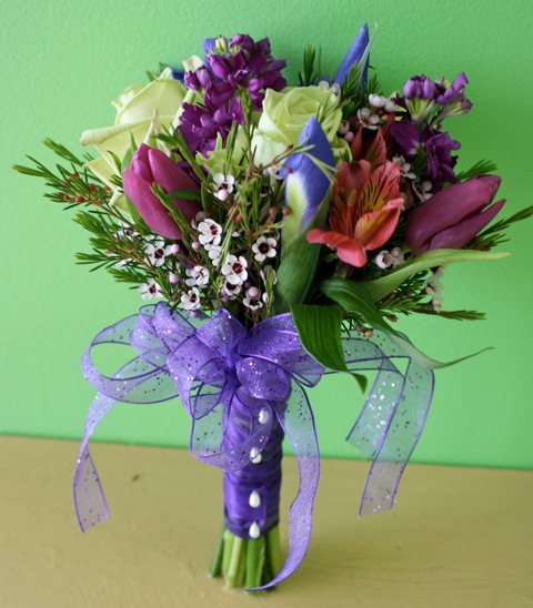 Prom Flowers: Hand-tied Clutch Bouquets for prom - A popular trend in ...