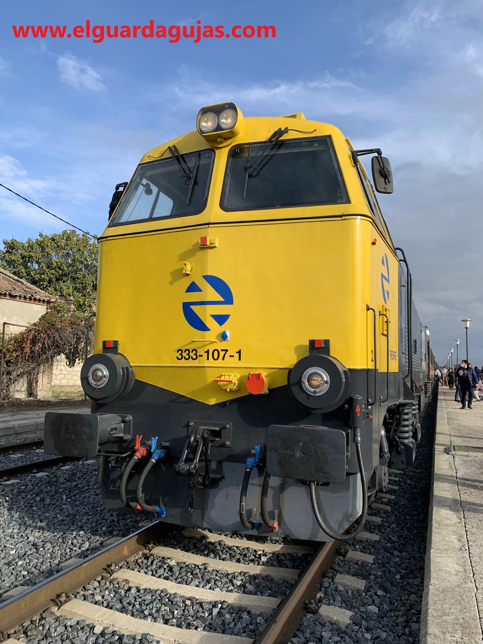 El Guardagujas.com: Locomotora 333.107 del Tren de las Gachas