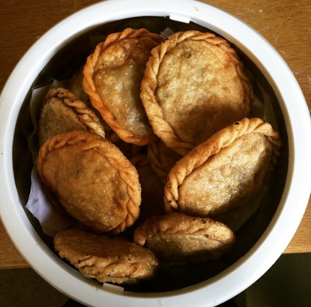 Erachi pathiri snacks recipe (chicken stuffed fried rotis ...