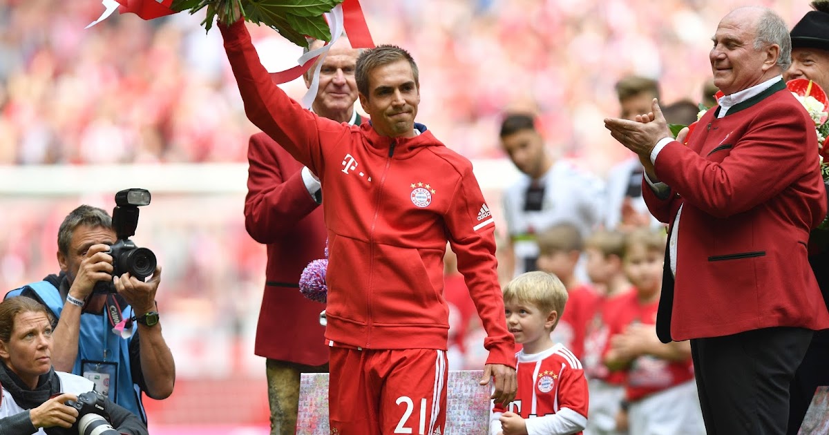 Der Postillon: Aus Respekt vor Philipp Lahm: FC Bayern vergibt Position ...