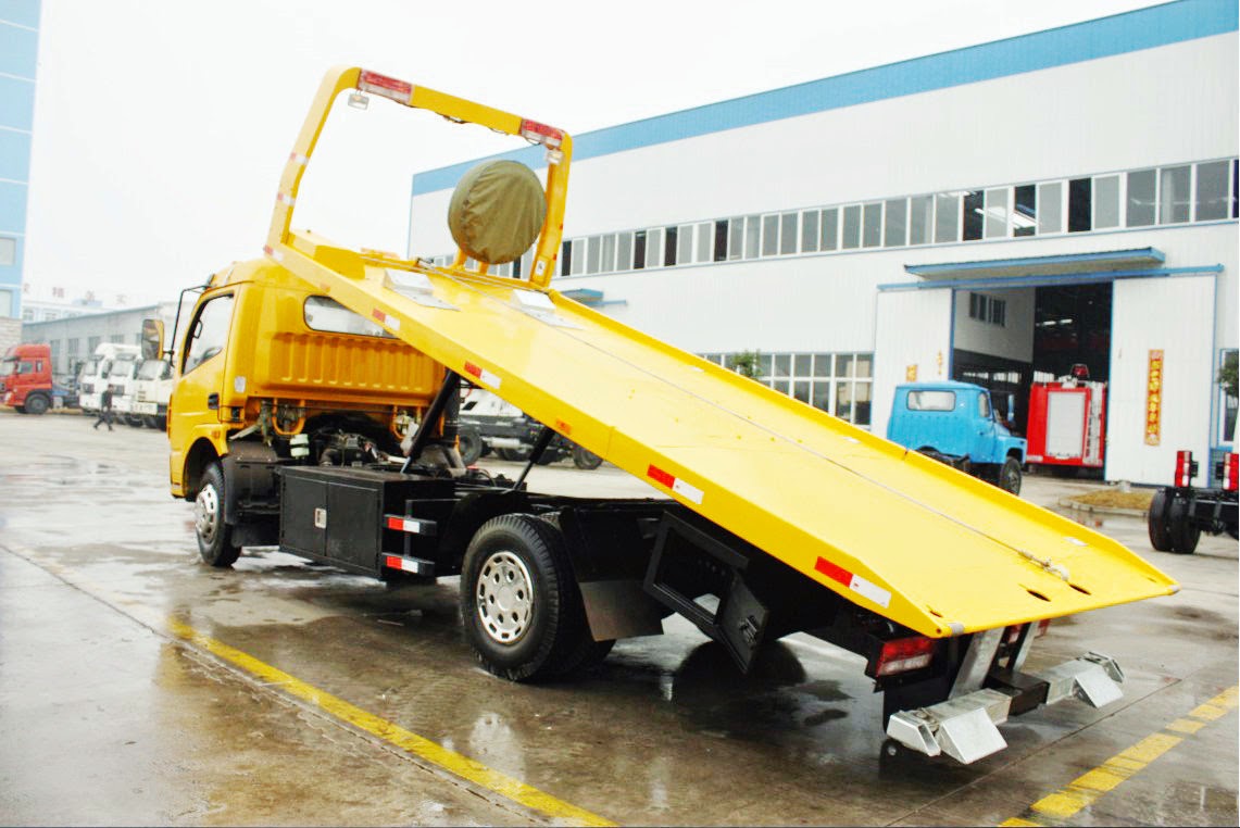 Truck made in China: Foton Rollback Flatbed Wrecker Tow Truck