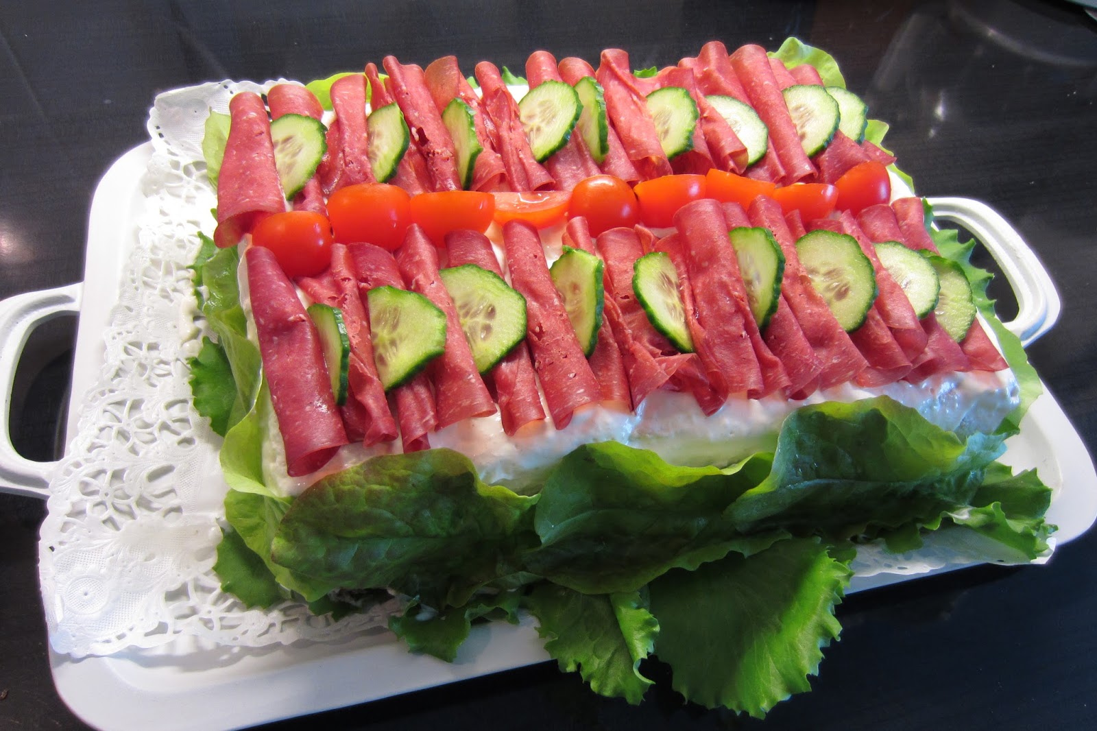 Kaiketonta herkuttelua: Voileipäkakku (maidoton, munaton, (soijaton))