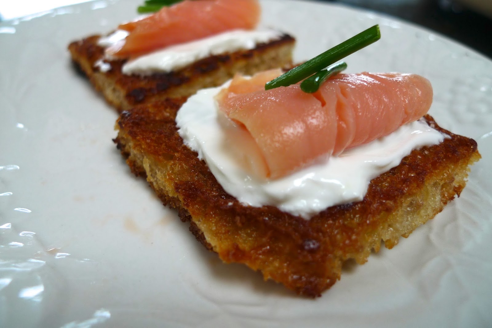 siriously delicious: Crispy Smoked Salmon Toast