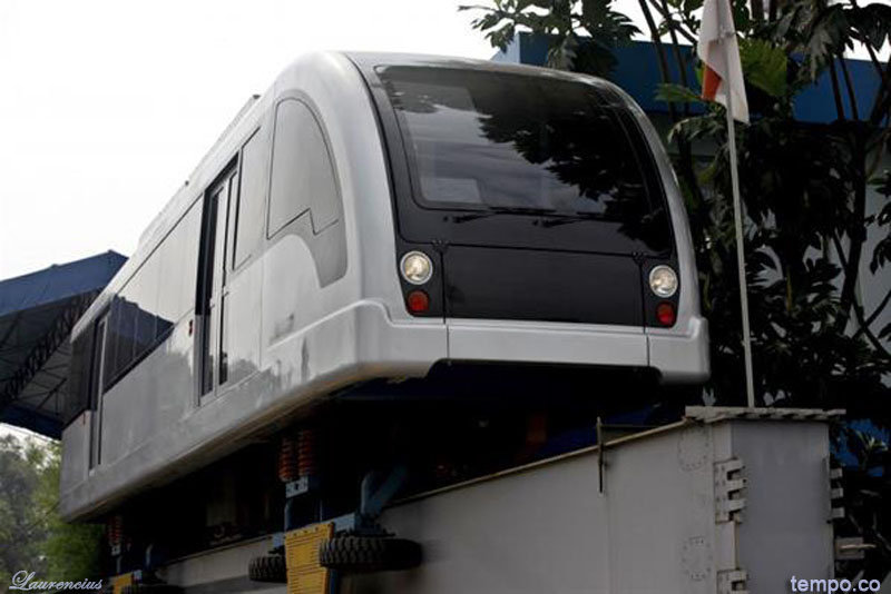Foto Prototipe Kereta Monorel UTM-125 Buatan Dalam Negeri - Laurencius
