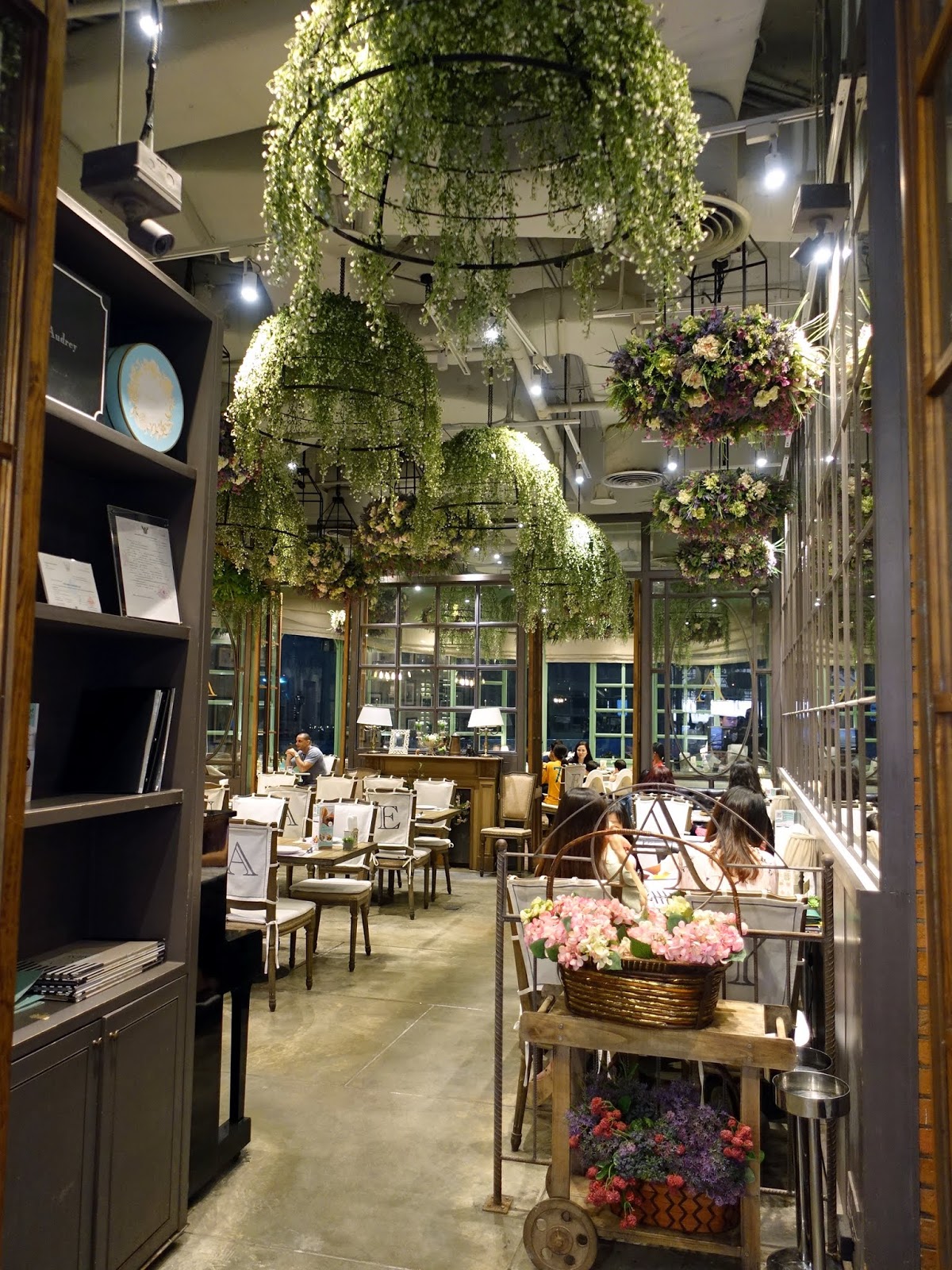 Audrey Café des Fleur at Emquartier (Bangkok, THAILAND) ★★☆☆☆ | A ...