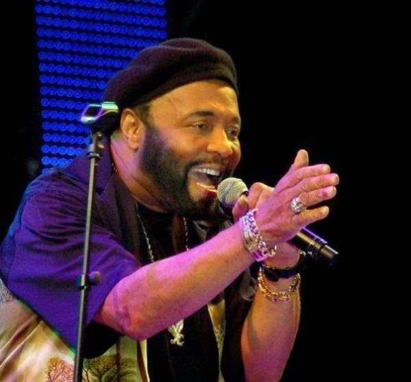 Chris Onyeka Blog: Legendary Gospel Singer Andrae Crouch,, Dies At 72