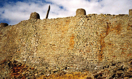 HISTORY OF WORLD FAMOUS WALLS