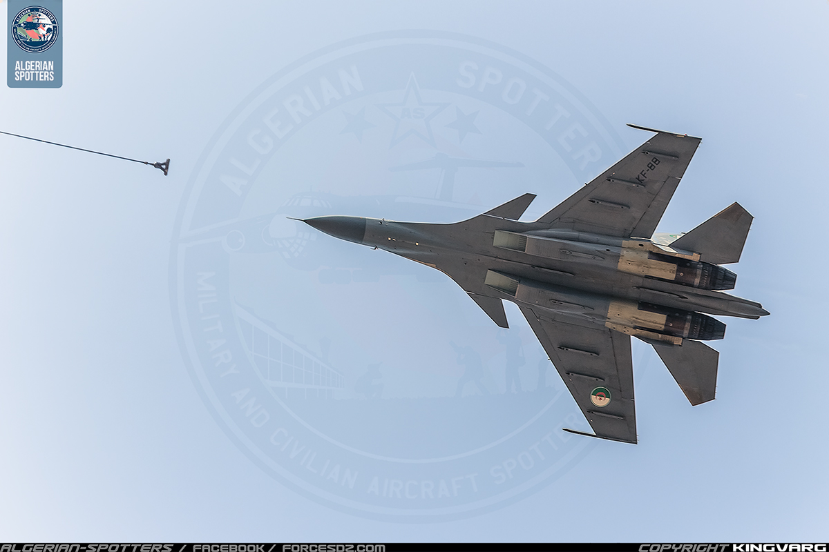 Welcome to Kingvarg Aviation: Algerian air force Su-30MKA air refueling