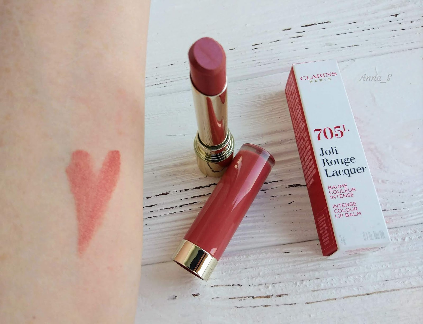 Beauty Stuff: Clarins Joli Rouge Lacquer Помада для губ #705L Soft Berry