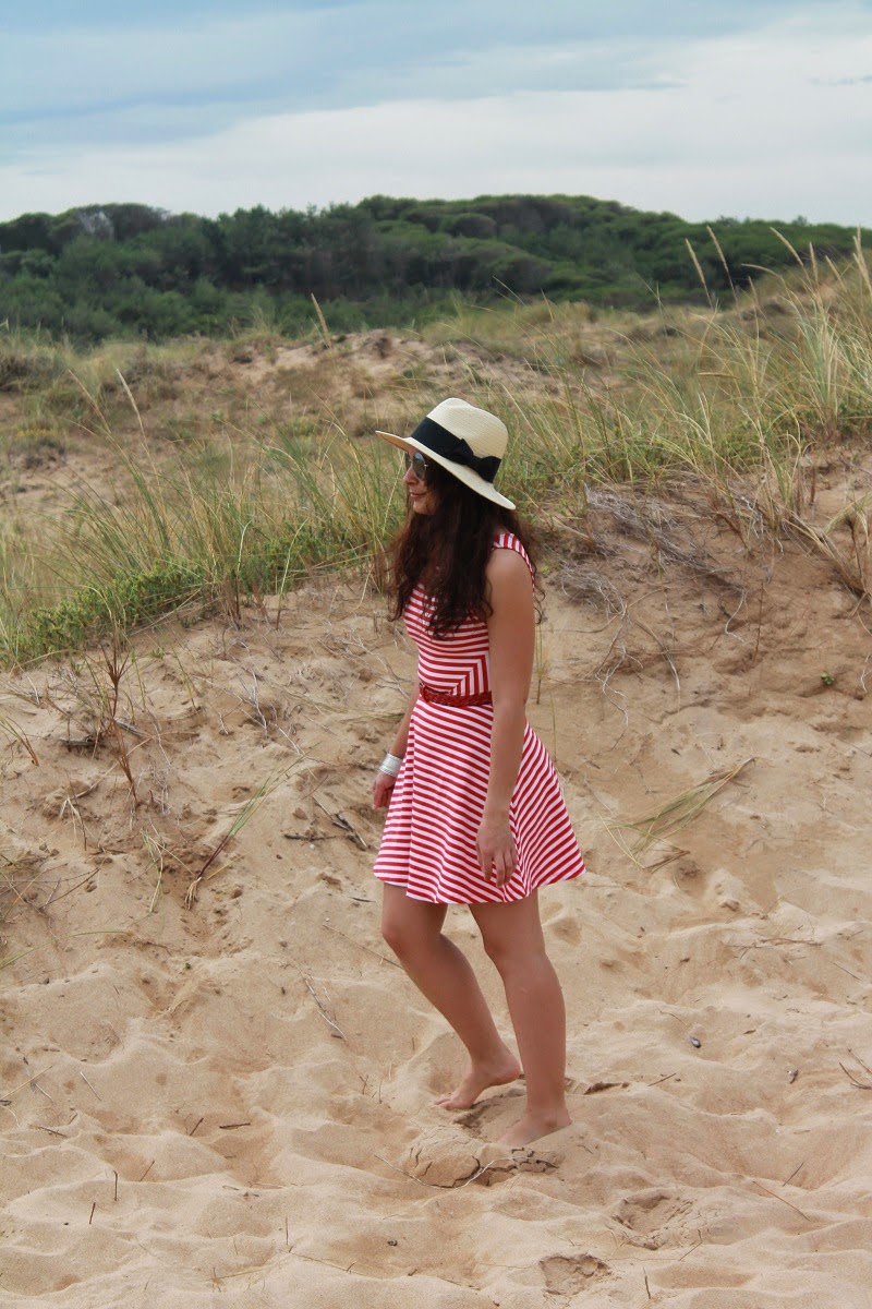 THE DREAM IS PARIS: RED BEACH LOOK