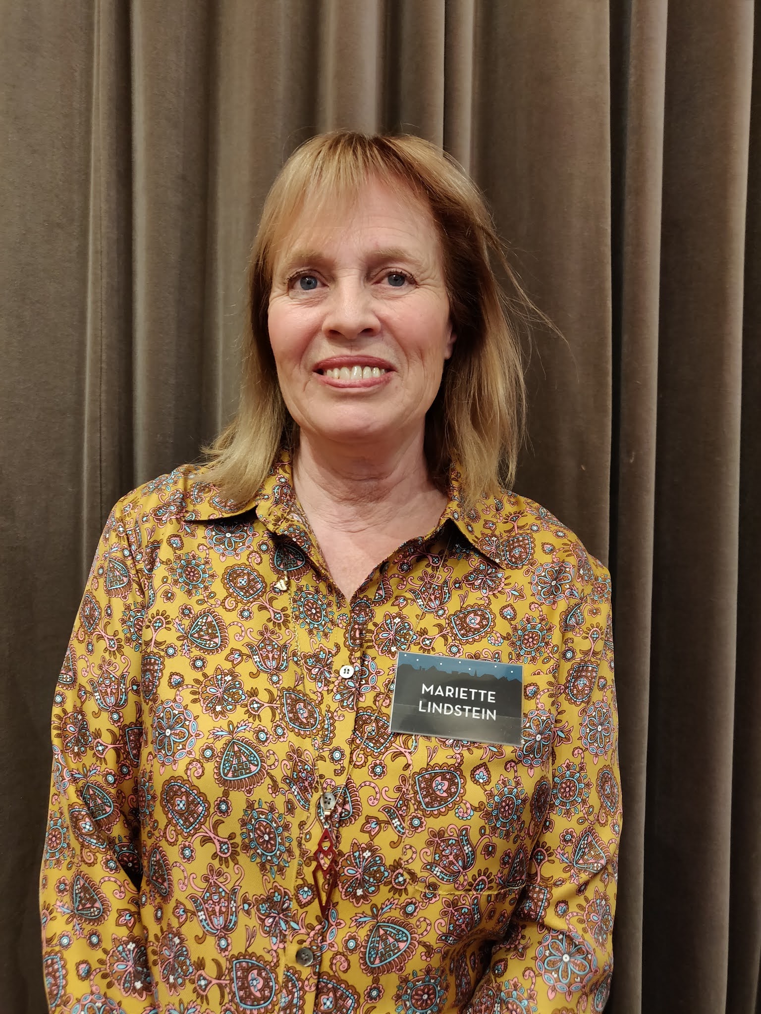 Mariette Lindstein: Lahkon lapset - 3. osa - - lyhyehkösti - dekkari