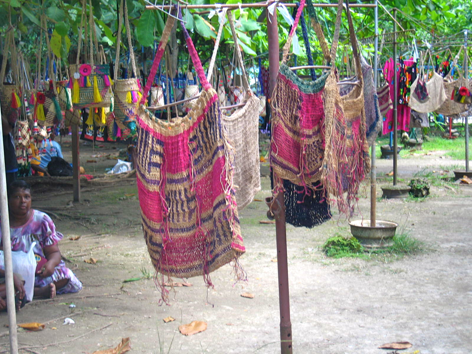 PNG Online Souvenir Sales: Papua New Guinea 'bilums' to be showcased ...