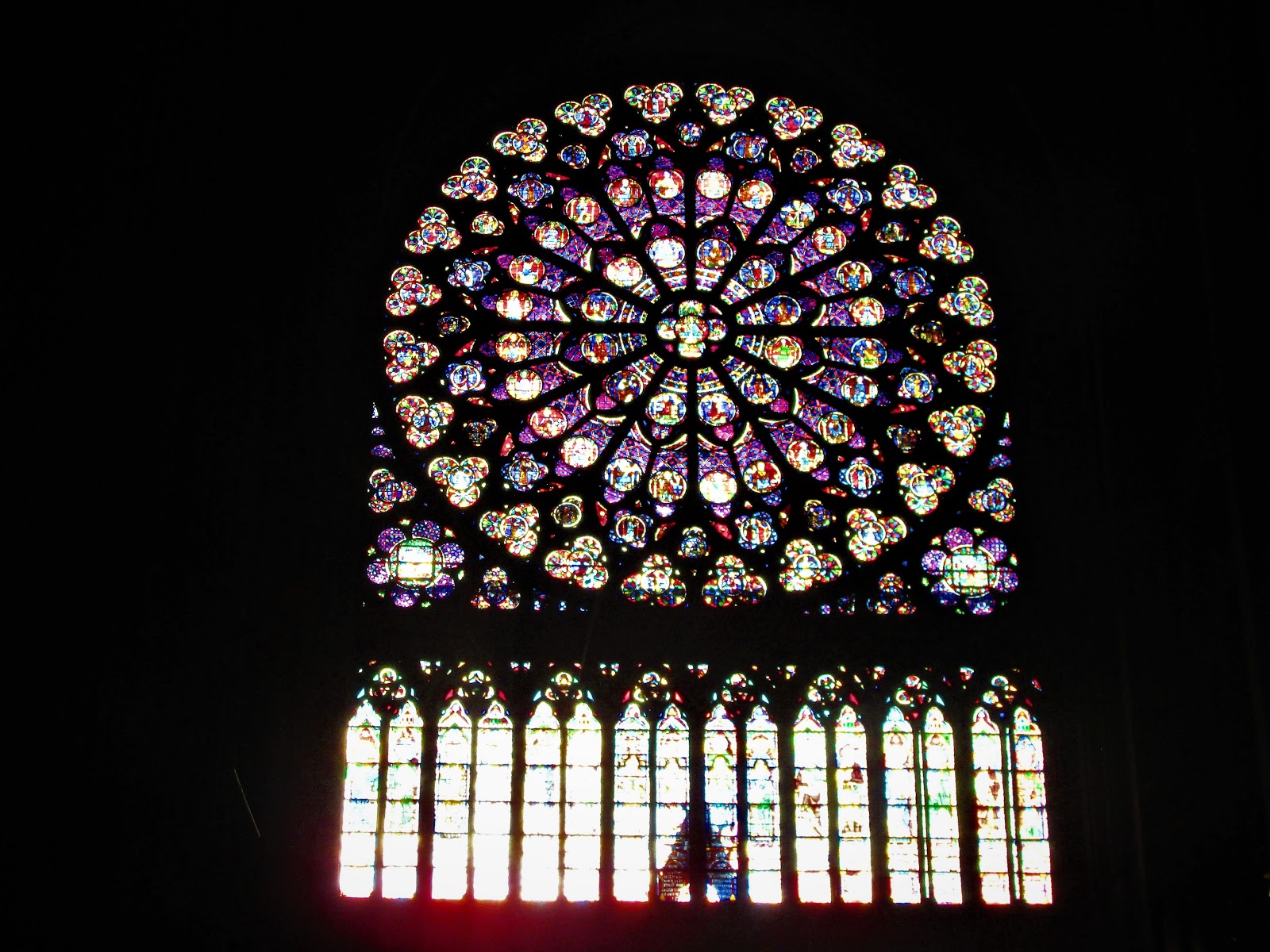 El Bosque y sus Secretos: Rosetones góticos