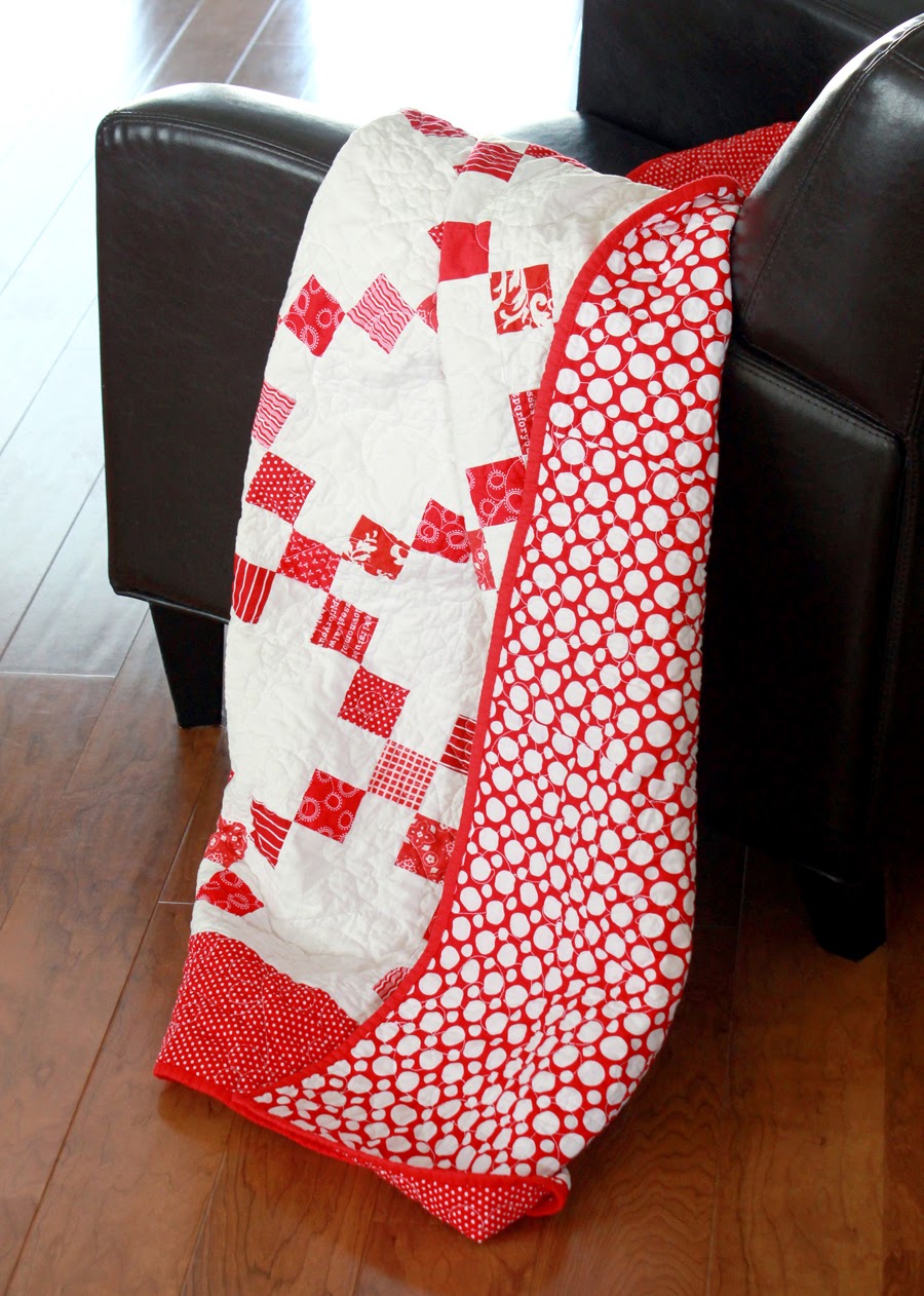 A Bright Corner: An Irish Chain quilt and free quilt pattern