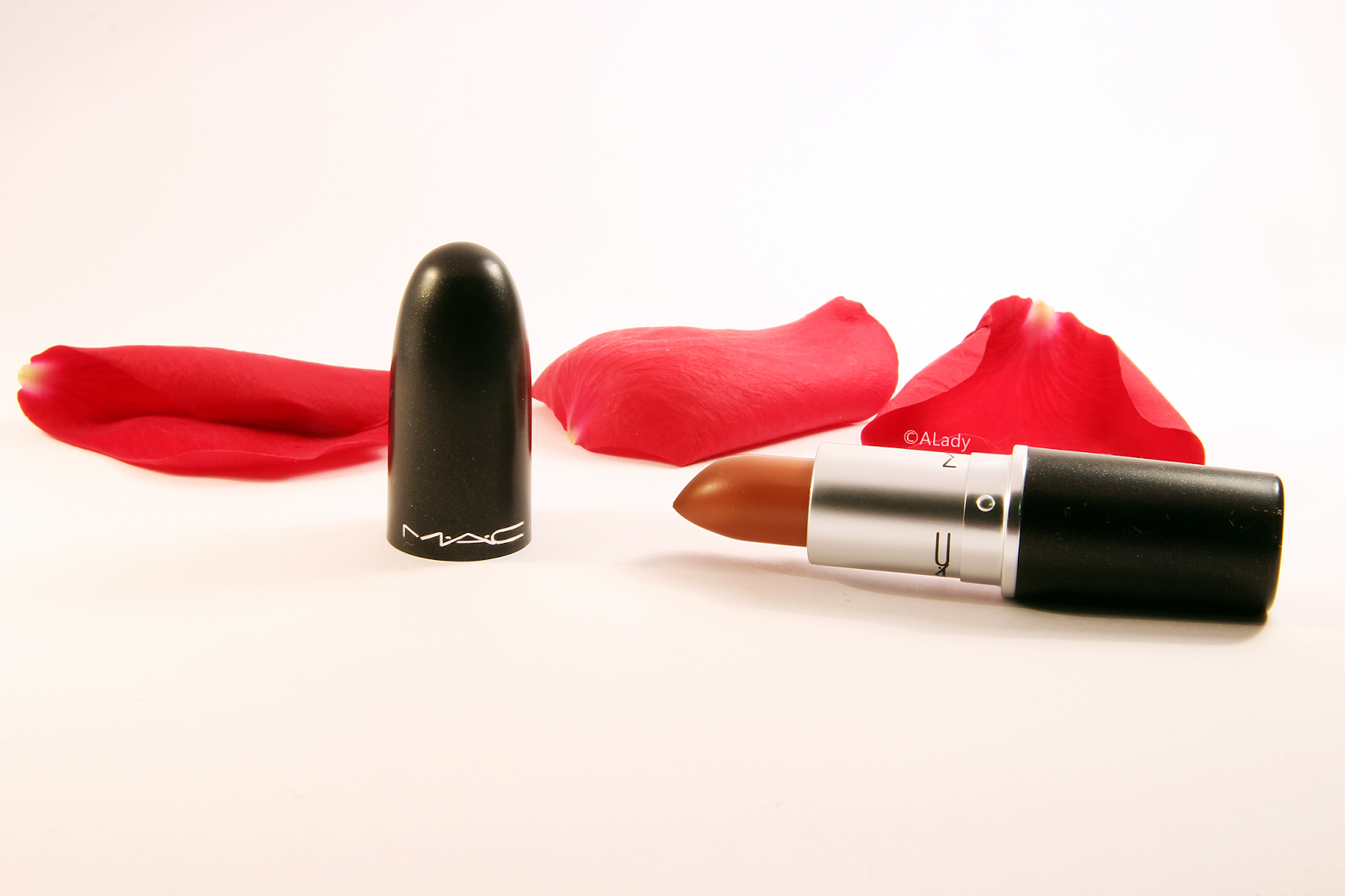 MAC Half n Half lipstick - A Lady | Beauty blog
