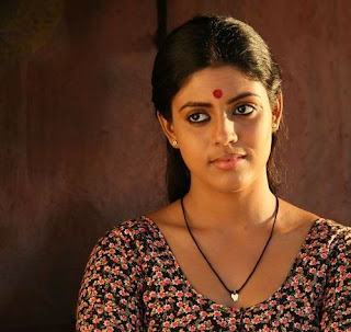 Iniya goes spicy in Saree and Blouse Spicy Pics