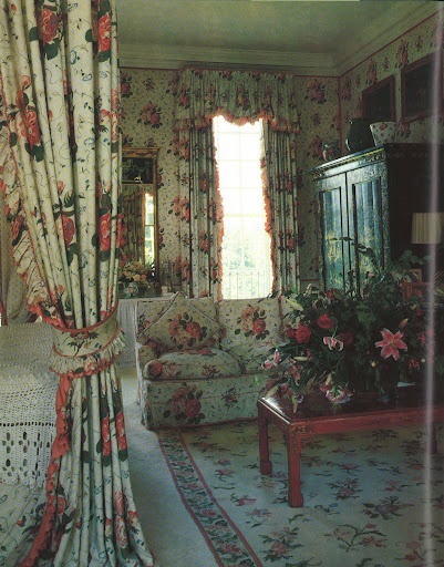 Eye For Design: Decorating Rose Patterned Interiors