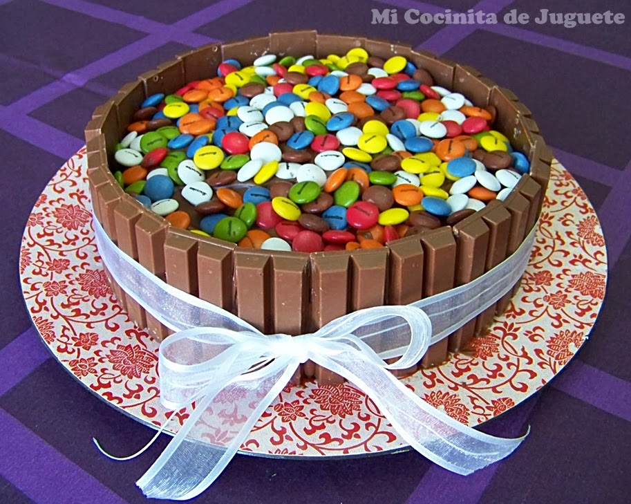 Mi Cocinita de Juguete: Tarta de Kit Kat, Nutella y Lacasitos