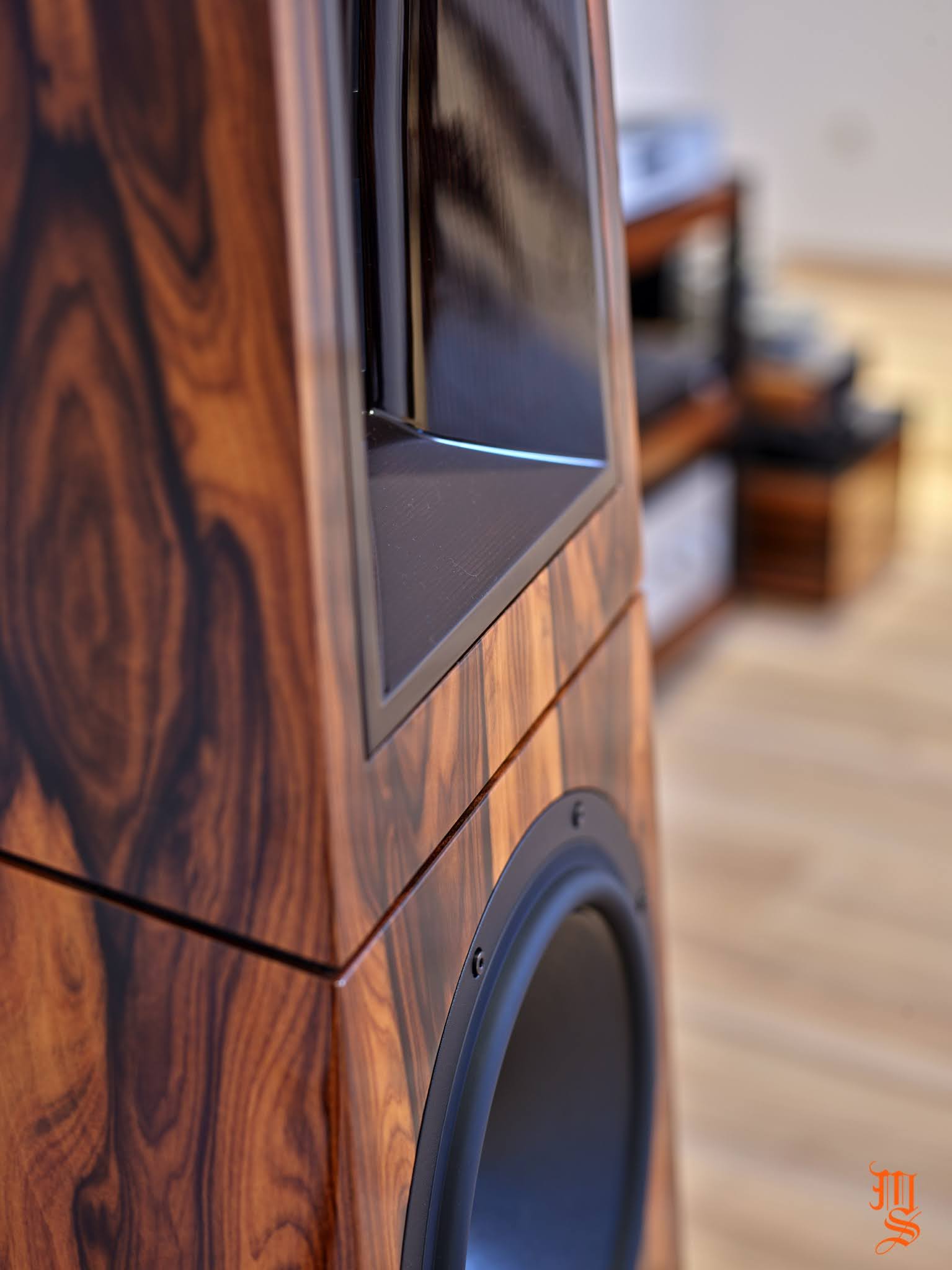 KAISER ACOUSTICS GRANDE PHOTOS – M & S | Ultimate High-Fidelity