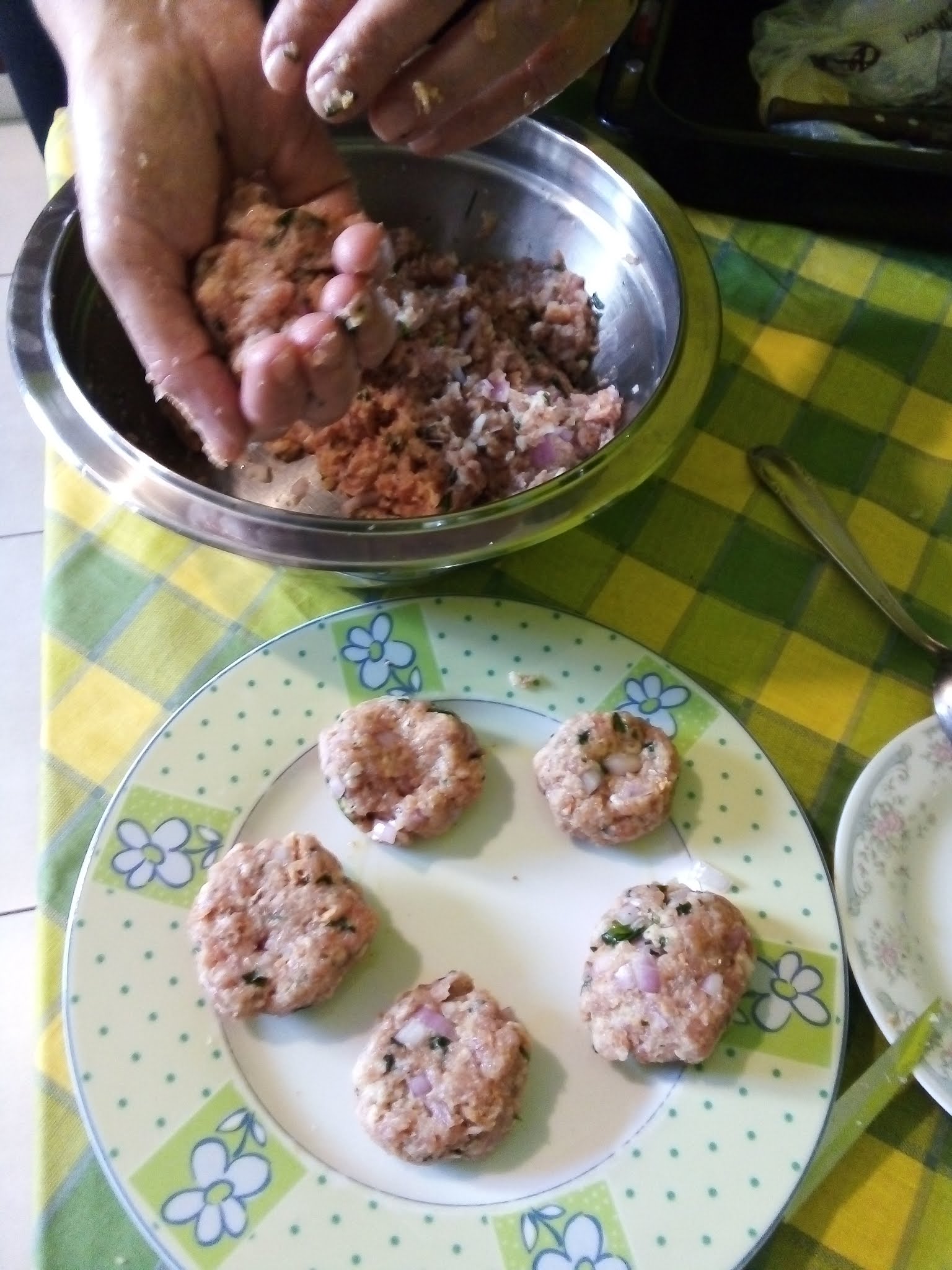ΠΡΟΓΡΑΜΜΑ EASY COOKING - Μαγειρεύω μόνος!: ΣΥΝΤΑΓΗ 1) ΜΠΙΦΤΕΚΙΑ ΜΕ ...