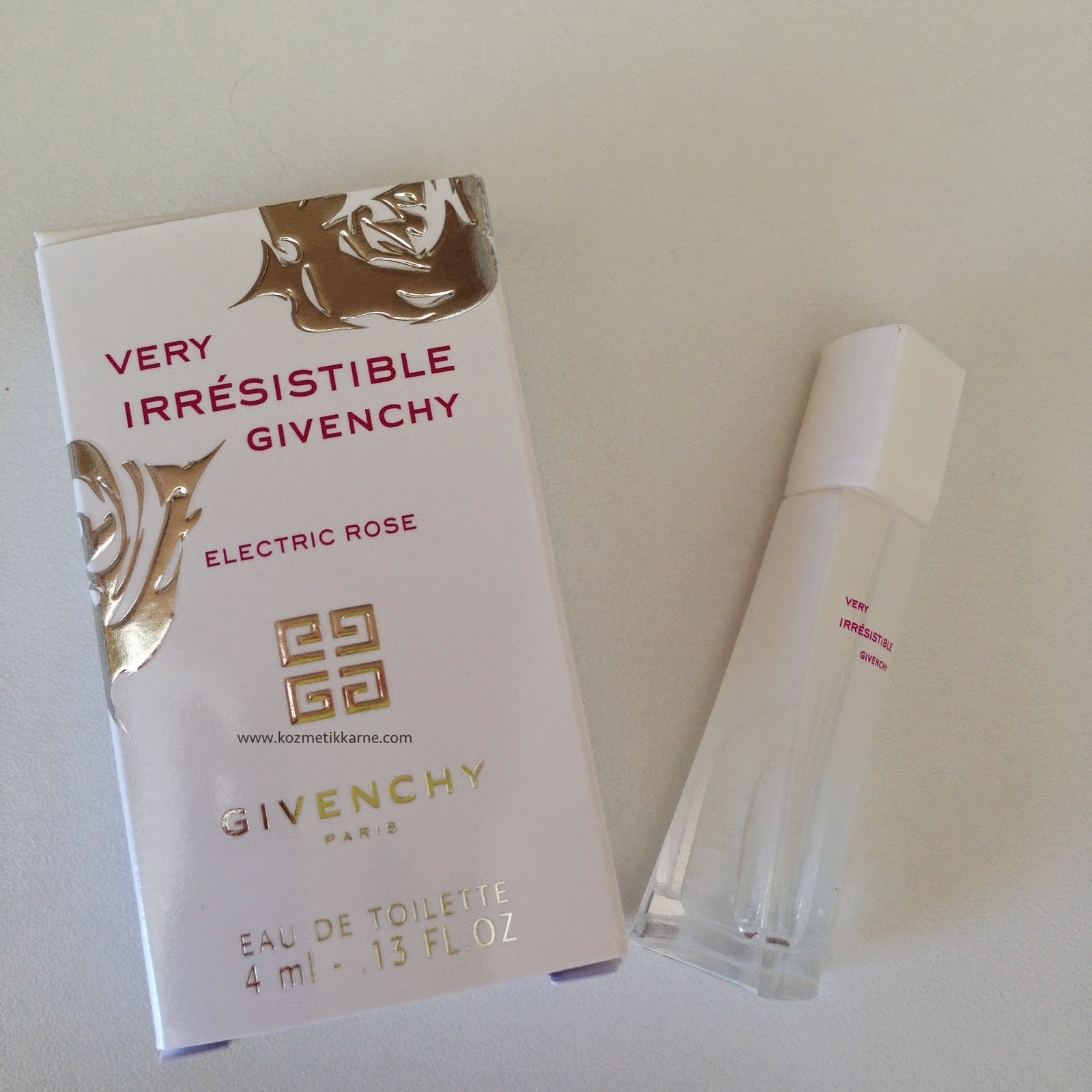 kozmetikkarne: GIVENCHY WOMEN MINI PARFUM SET 1