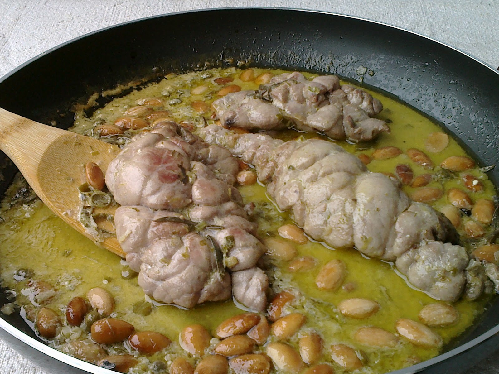 Pellaprat: Teleće brizle na guščjoj pašteti s umakom od motara