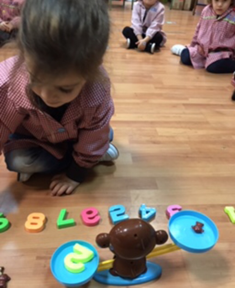 PEQUES SANTIAGO: SALUDOS, EQUIPOS, NUESTRO NOMBRE Y OTROS JUEGOS - 3B