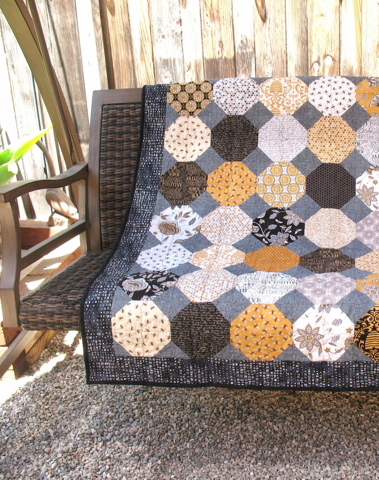 Ye Olde Sweatshop: Accuquilt Snowball Quilt in Bee Creative (# 80)