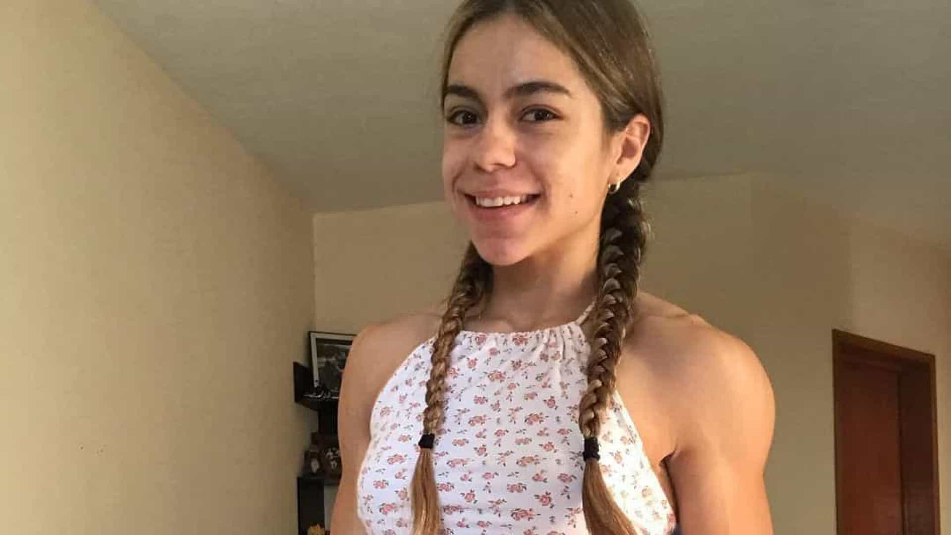 Influencer de fitness morre aos 23 anos após operação plástica - fotos