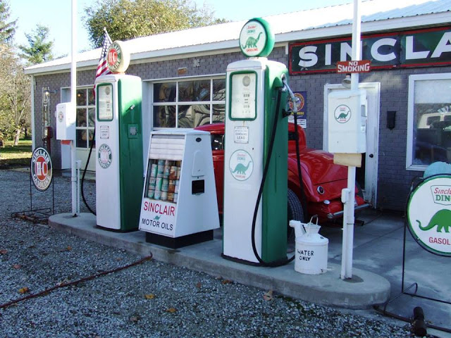 Just A Car Guy: Whitey's Sinclair Service Station, in the little town ...
