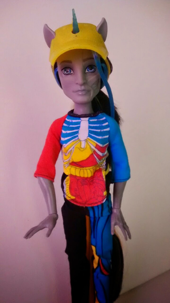 monster high: Neighthan Rot Fotos!!!