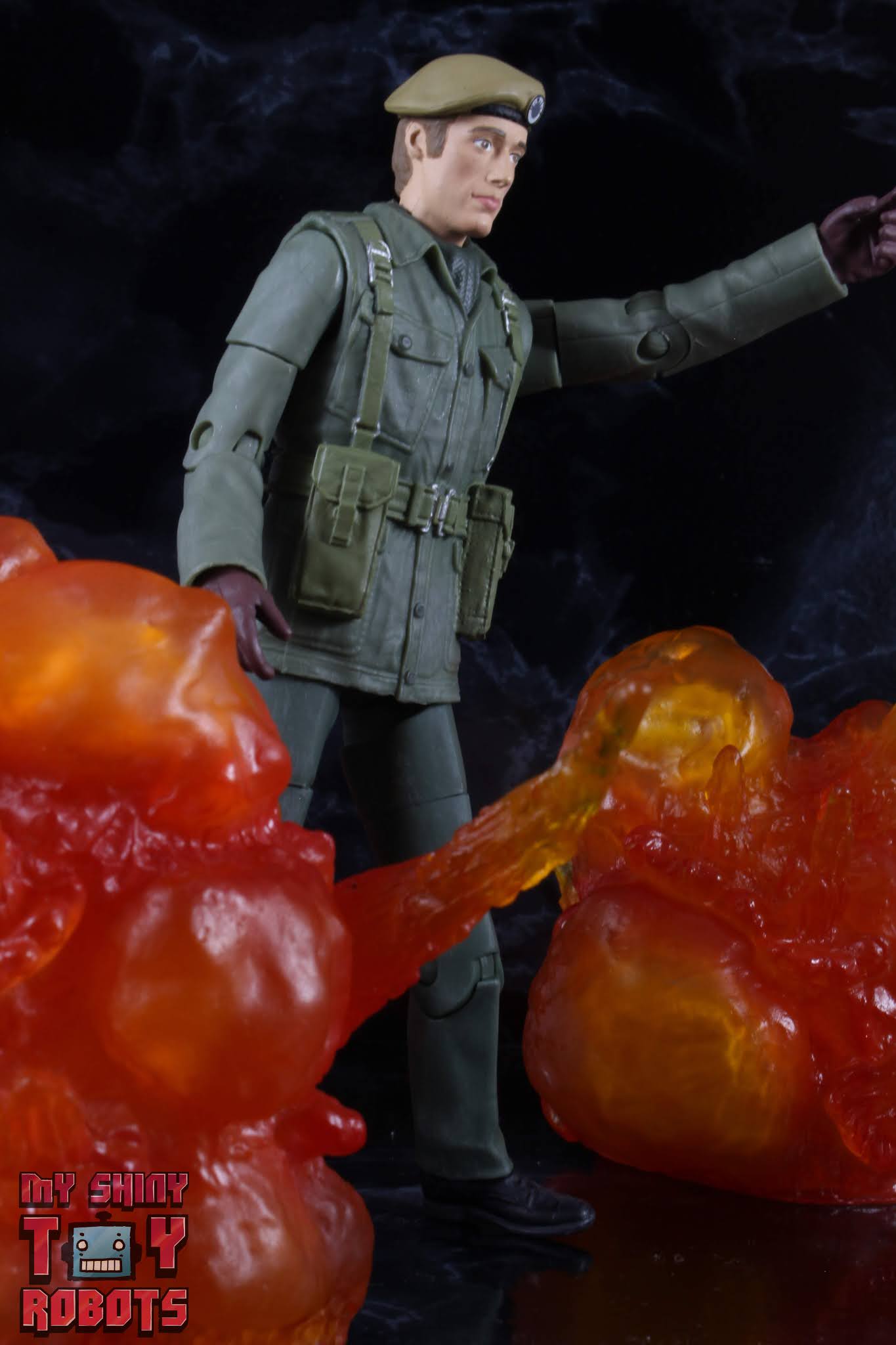 My Shiny Toy Robots: Toybox REVIEW: Doctor Who 'U.N.I.T. 1971 - The ...