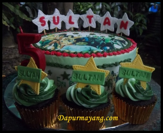 Order Kue Online Adiel Cakes by Dapur Mayang: Superhero Edible cake for ...