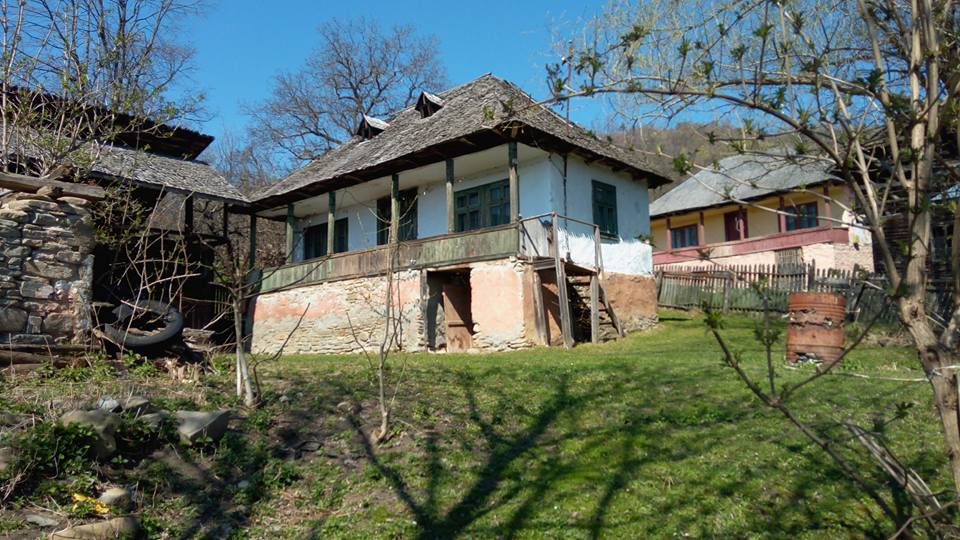 romaniape2roti: Maneciu- cascada Schinda - Maneciu