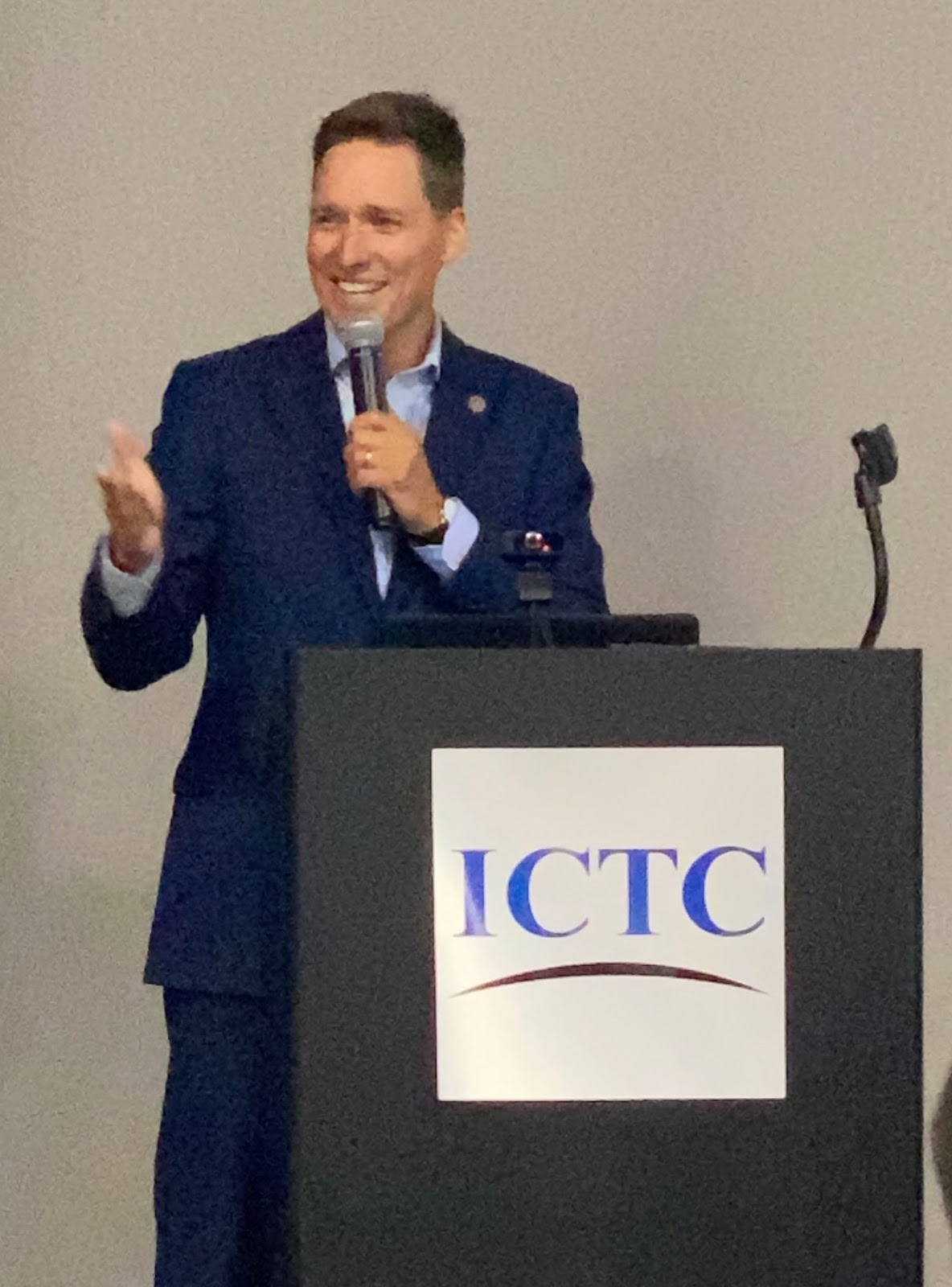 KXMX - Local News: Chamber Members Hear Details of New Veterans Center ...