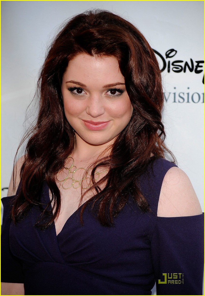 ': Biografia de Jennifer Stone