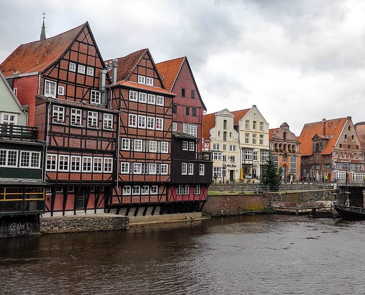 ART and ARCHITECTURE, mainly: The medieval Hanseatic League. Brexiteers ...