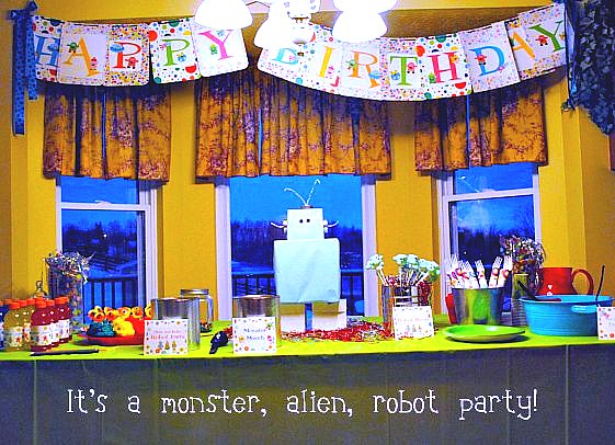 It was a bash! It was a monster, alien, robot bash!