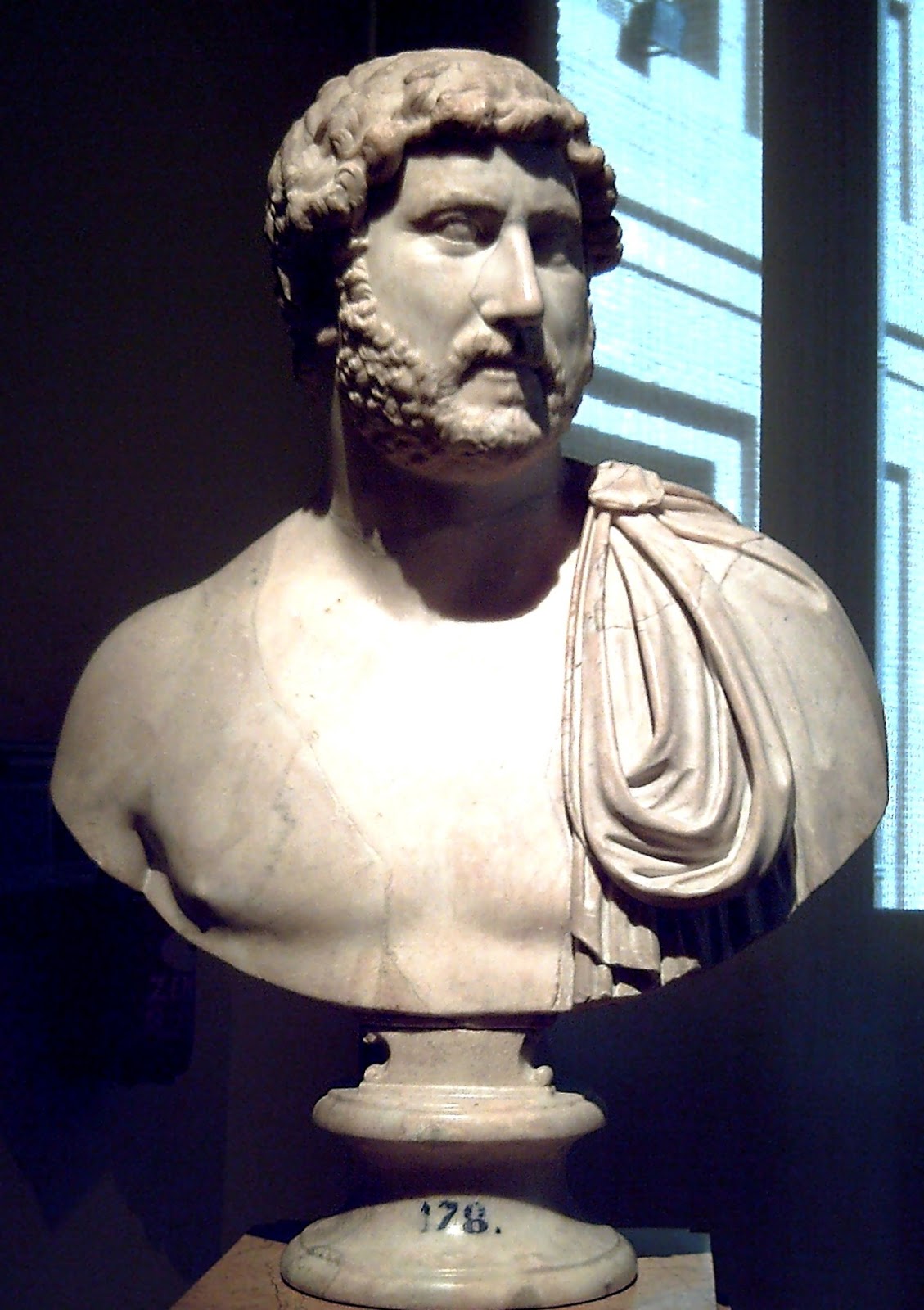 museo del retrato: Emperador Adriano (76-138 despues de Cristo)