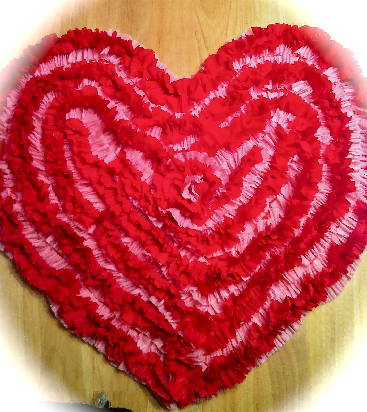 everyday donna: Ruffled Crepe Paper Heart