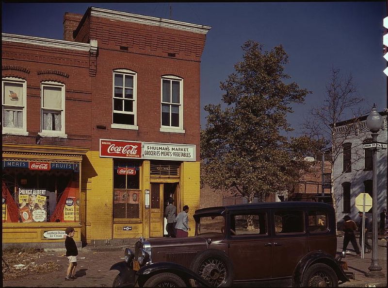 20 Amazing Photos Capture Stores of the U.S. in the Early 1940s ...