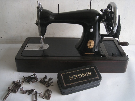 TOKO ANTIEK RETRO: VINTAGE ANTIQUE SEWING MACHINE SINGER + ACCESSORIES ...