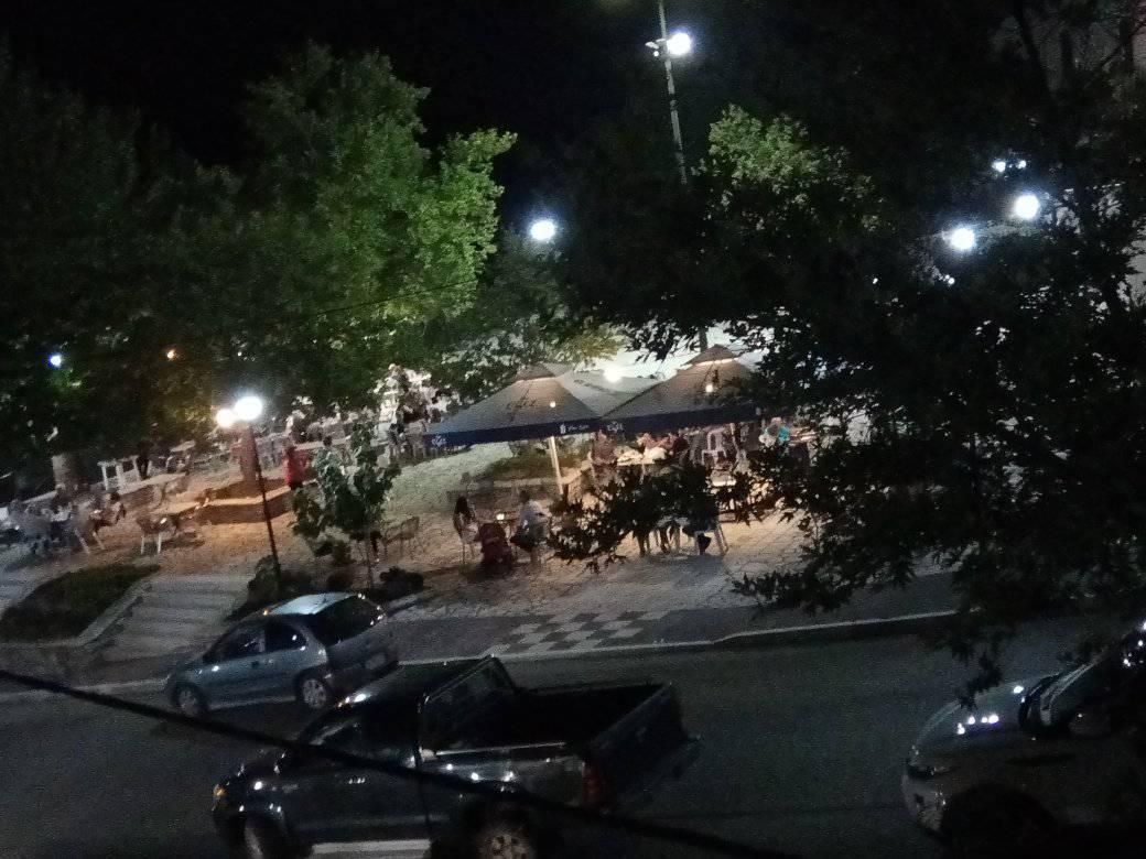 ΥΠΕΡΟΧΕΣ ΒΡΑΔΙΕΣ, ΥΠΕΡΟΧΑ ΨΗΤΑ ΣΤΗΝ ΠΛΑΤΕΙΑ ΤΟΥ ΧΩΡΙΟΥ ΜΑΣ