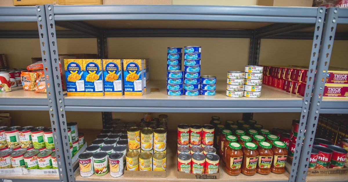 Local Photographer Starts Drive for Project Self-Sufficiency Food Pantry