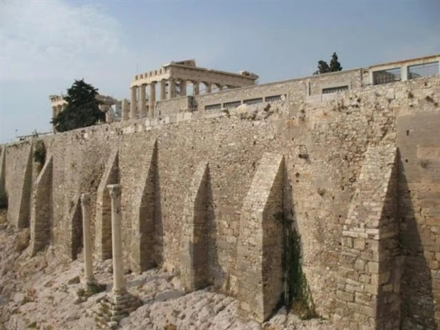 Τα τείχη της Ακρόπολης: Μέτρα ενάντια στη φθορά τους - Ανασκαφή