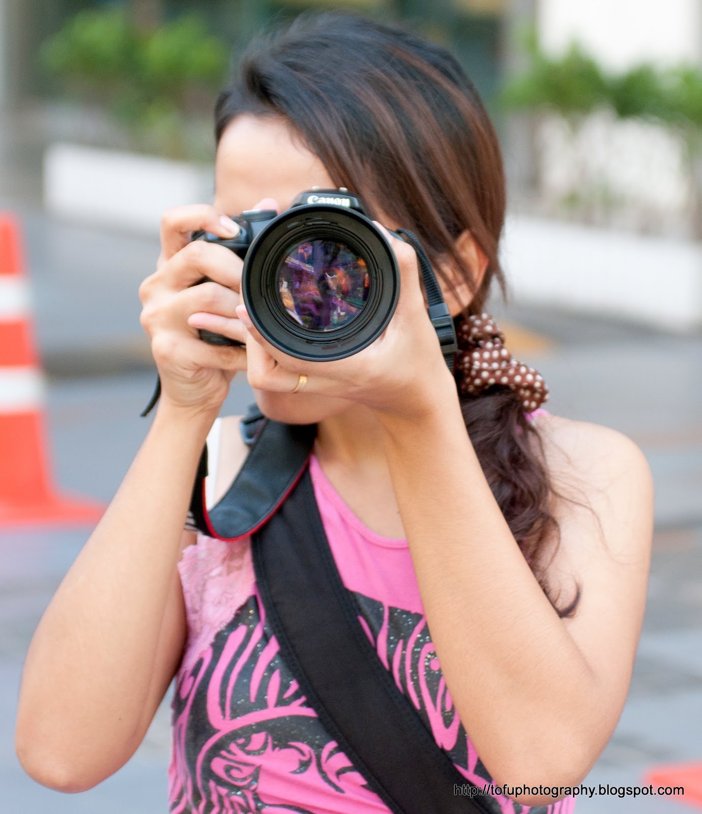 Tofu Photography: Fon taking a picture
